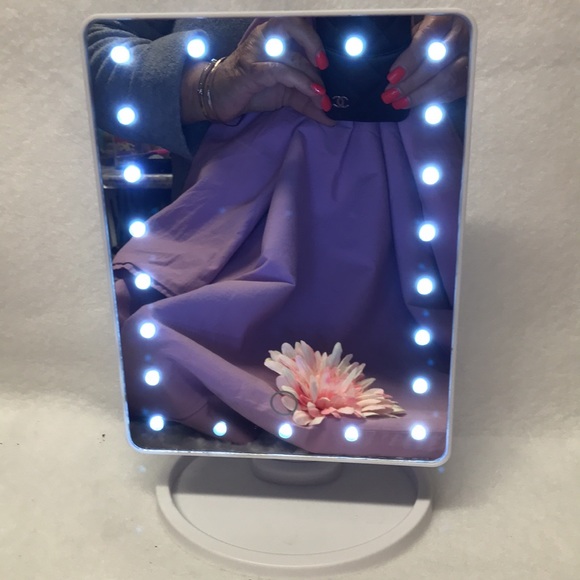 Vivitar | Makeup | Vivitar Vanity Makeup Mirror Led Touch Lighting ...